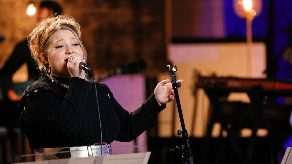 Long Island's Jackie Romeo wins her Battle Round on 'The Voice' - Newsday