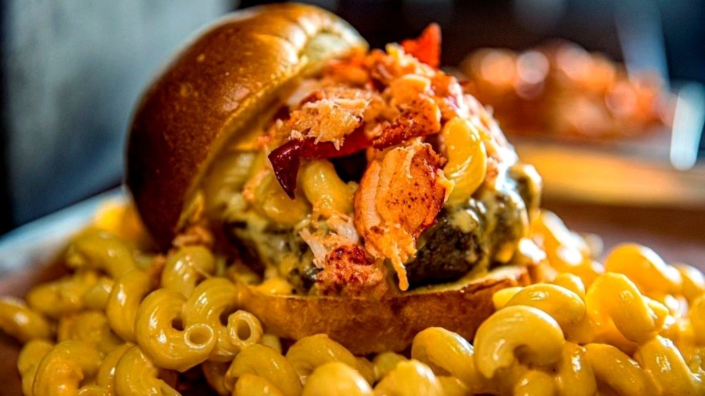 Prime Burger Bar expands to Plainview - Newsday