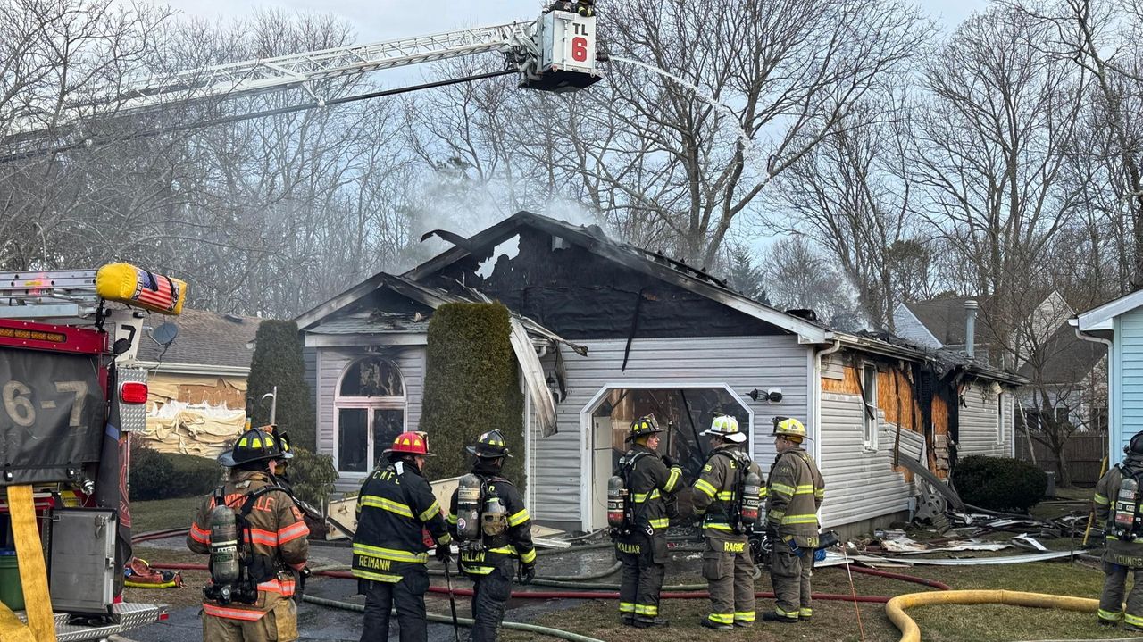 Resident dies in fire at Manorville retirement community - Newsday