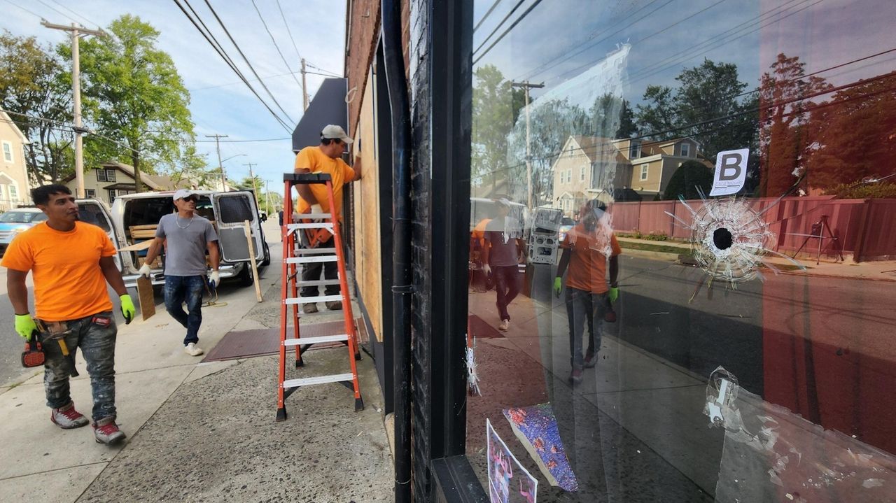 Valley Stream shooting: 1 dead, 4 injured after man shoots at 'illegal' foam party outside Dopie ...