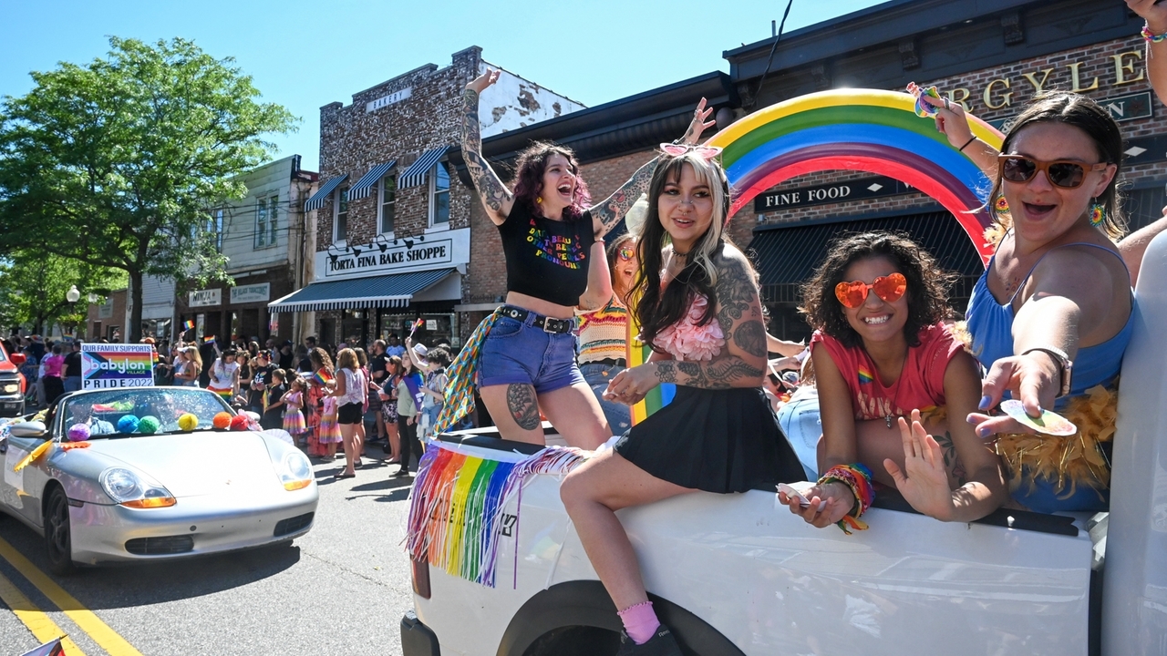 Babylon Village Pride Parade mixes cheers, dancing, colors of rainbow ...