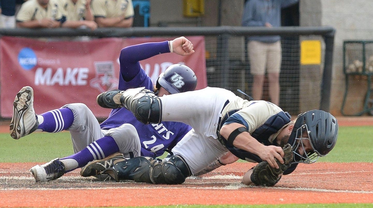 Dowling-Bridgeport to play for ECC baseball crown - Newsday