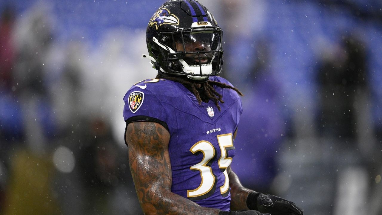 Chargers agree to deals RB Edwards, TE Dissly AP source says; S Gilman ...