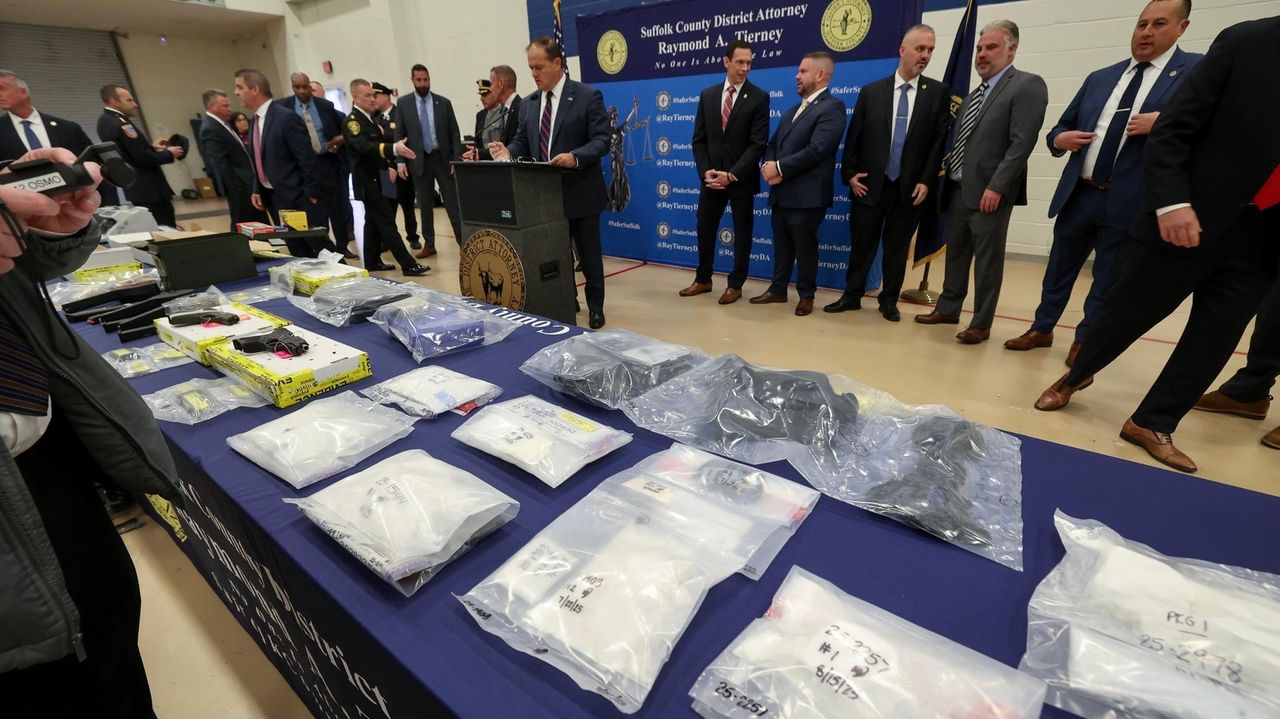 LI drug bust had 'enough fentanyl to kill every one of Suffolk's 1.5M ...