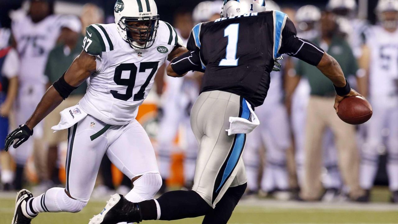 Jets bring back LB Calvin Pace with one-year deal - Newsday