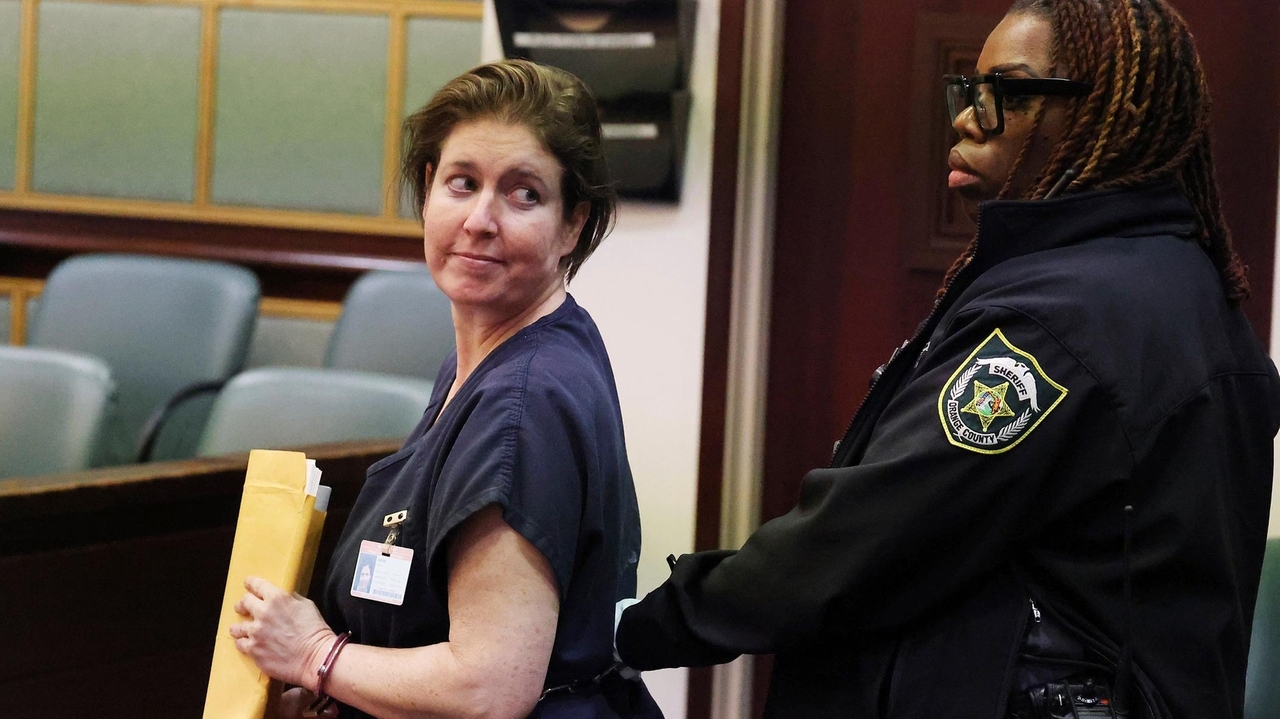 Florida woman sentenced to life for zipping boyfriend into suitcase ...