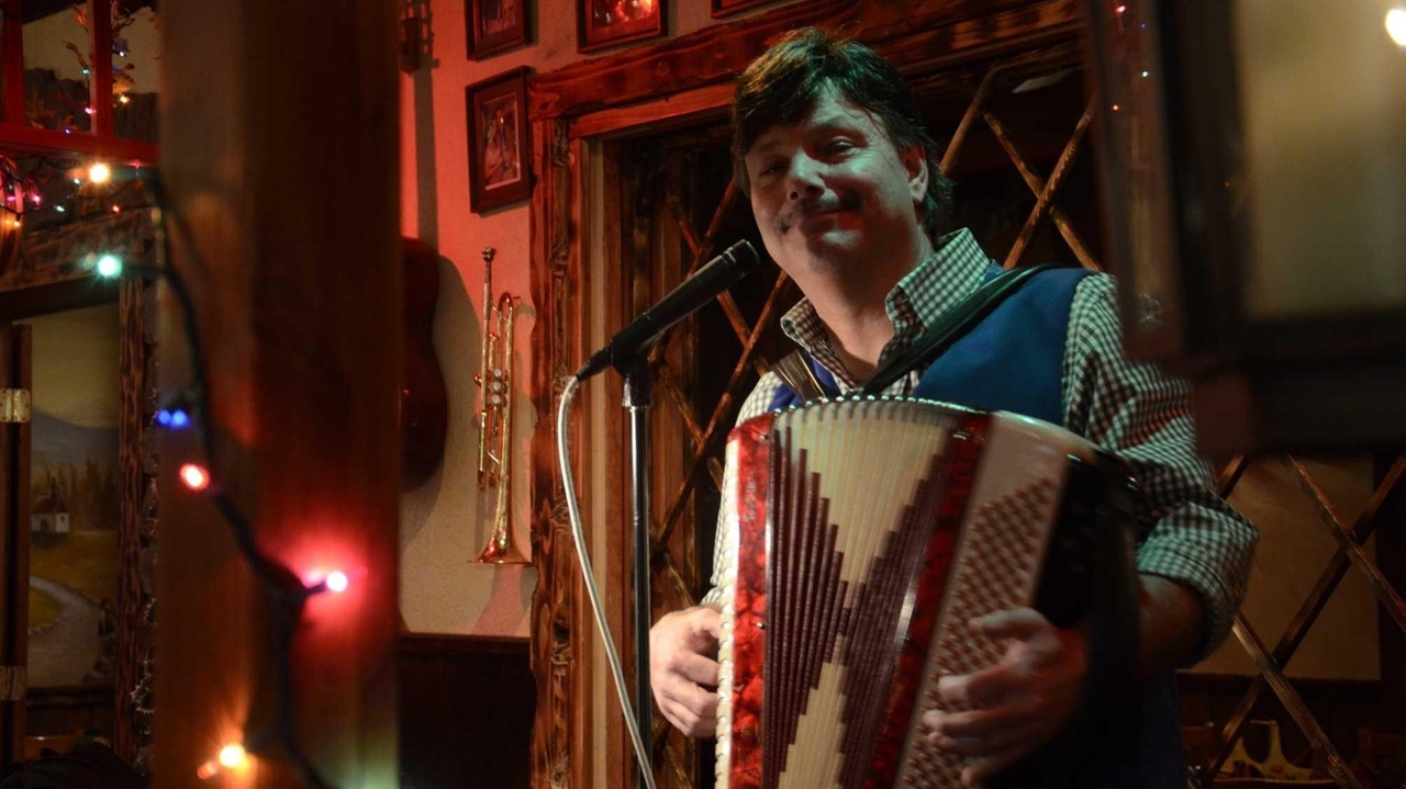 Bud Gramer, lifelong accordion player, finds regular stage in ...