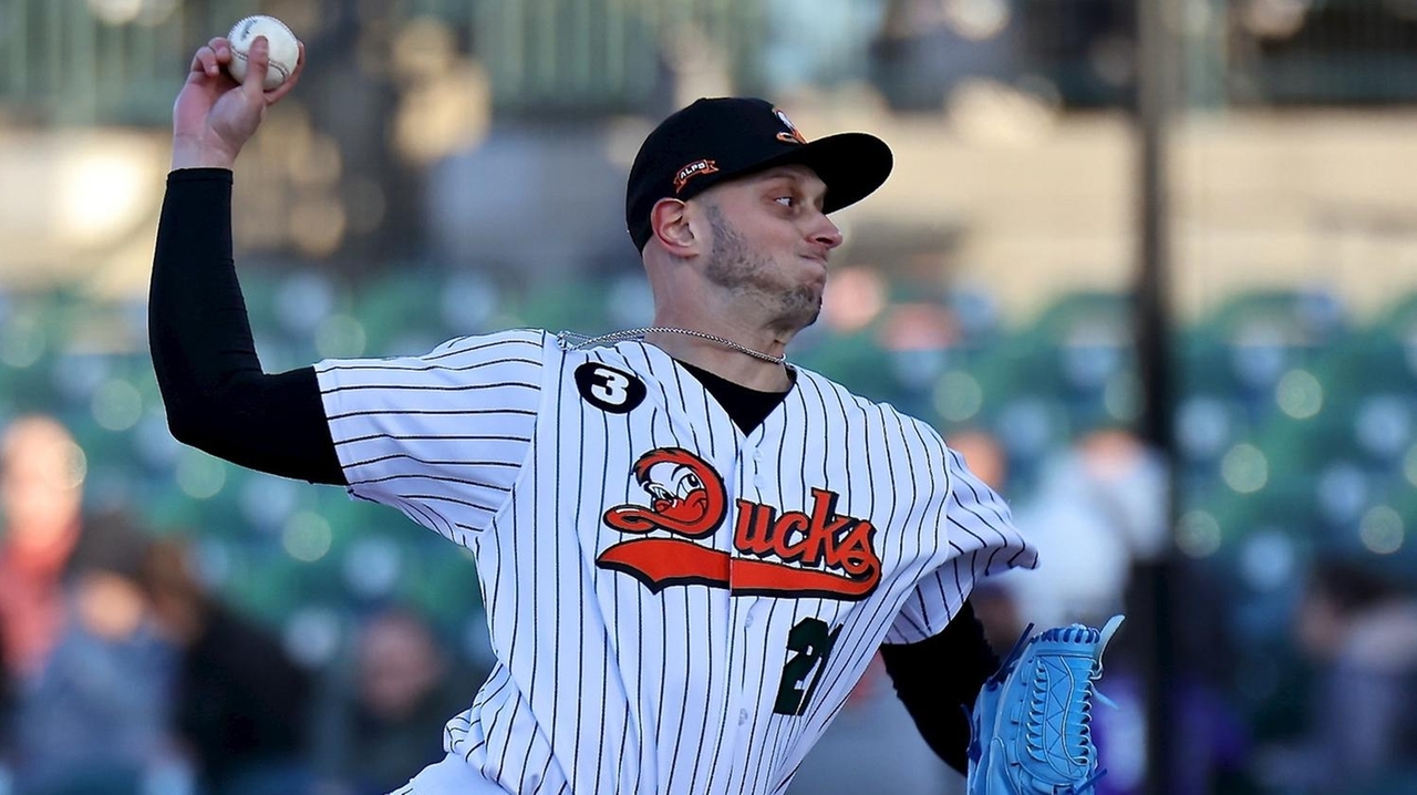 Ducks secure Opening Night win in Lew Ford's first game as manager ...