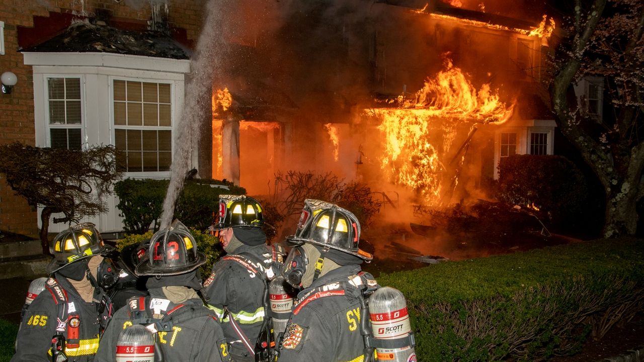 Police: Three taken to hospital after fire in Syosset condos - Newsday