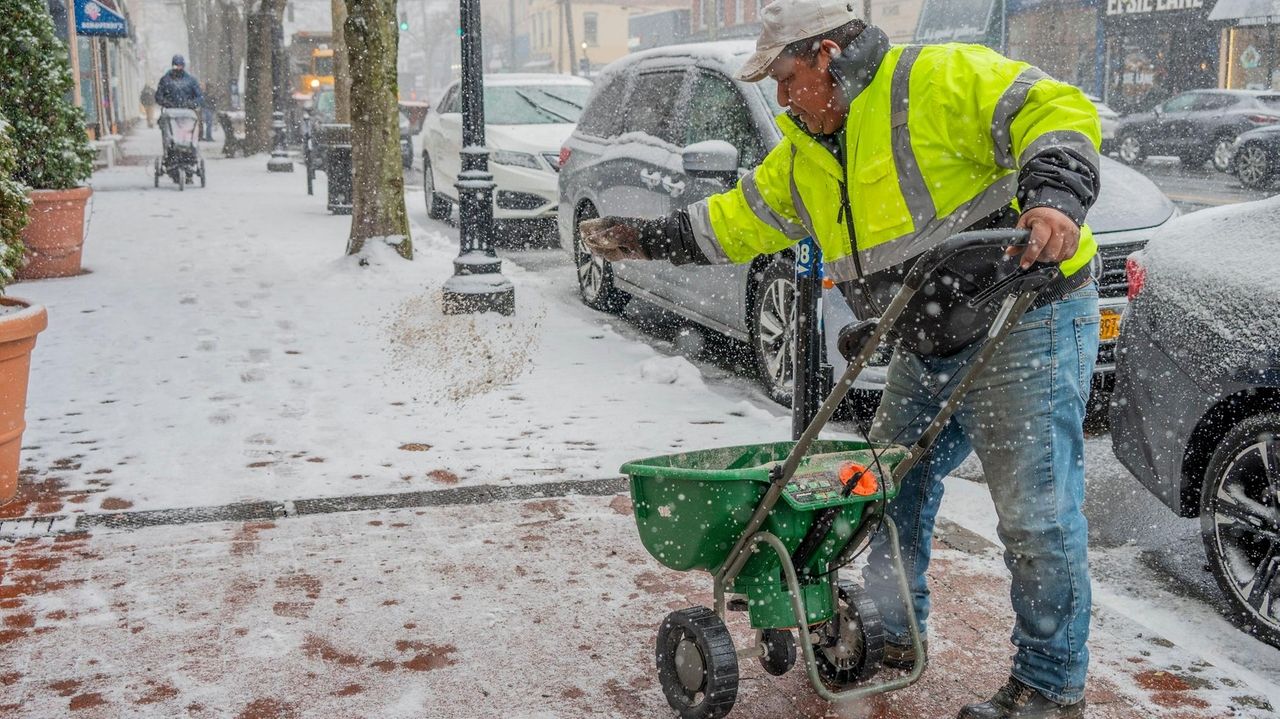 Bitter cold weekend ahead, after light snow dusted Long Island - Newsday