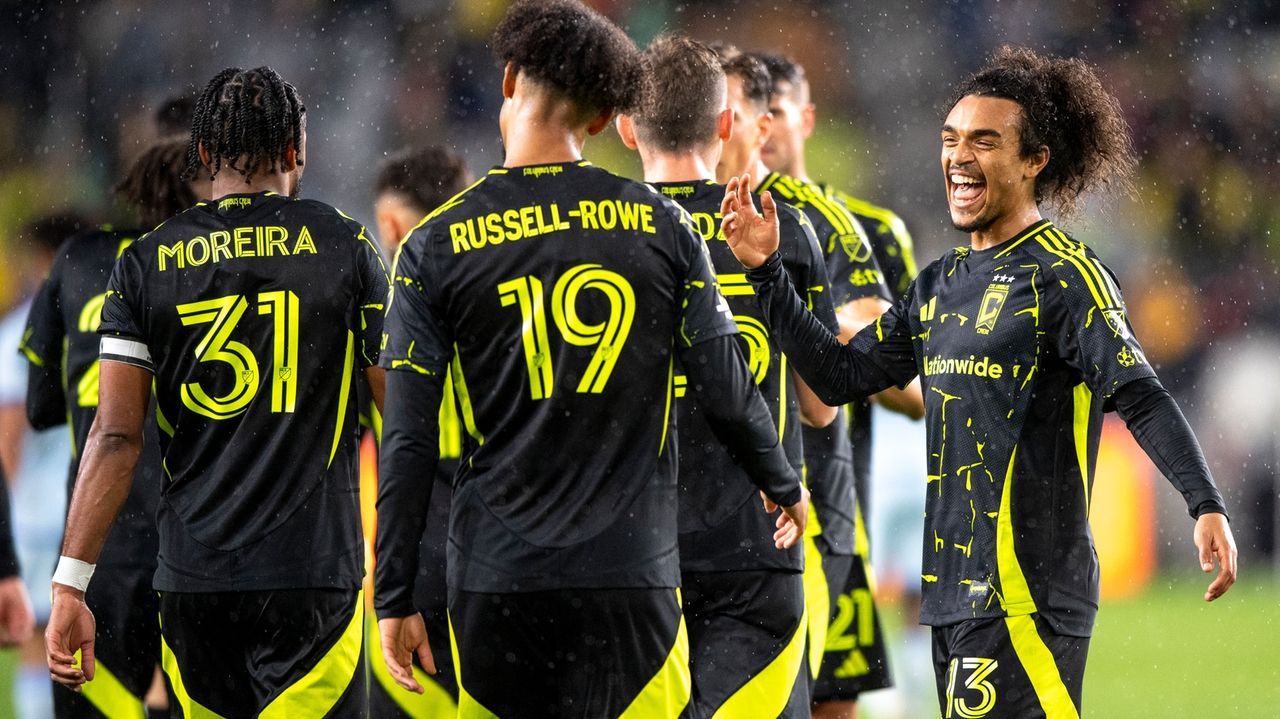 Jackson and Russell-Rowe each score a goal as Crew beats Montreal 2-1 ...