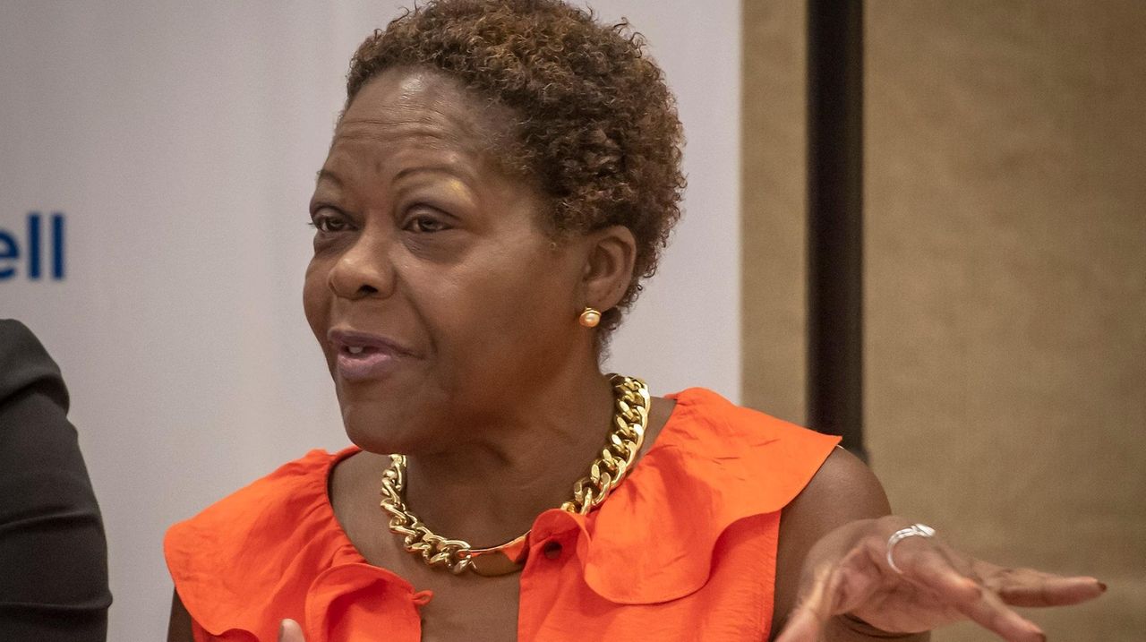 LI Jewish Valley Stream hospital launches program to help food-insecure ...