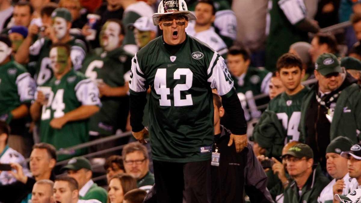Fireman Ed does the MNF honors - Newsday