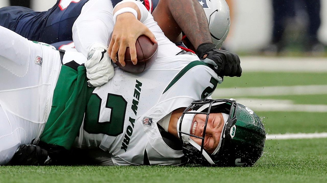 Jets fall flat on offense, lose to Patriots for 15th straight time ...