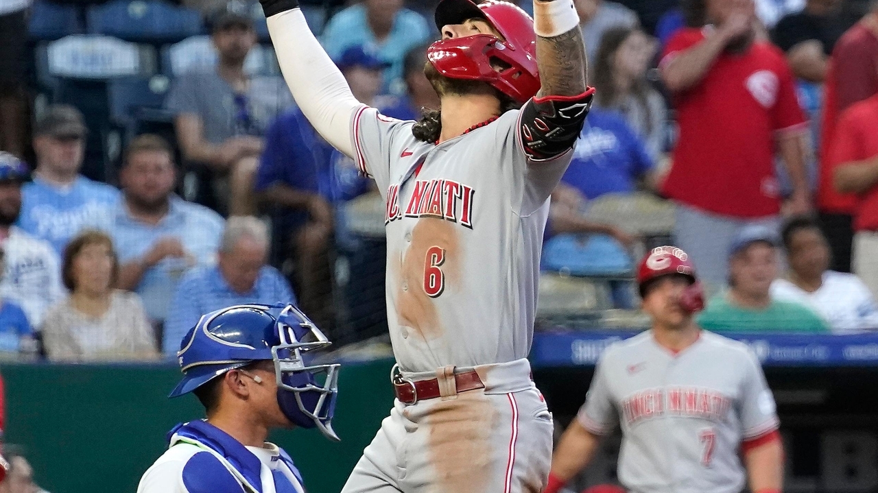 Reds homer 3 times in fifth, roll to 7-4 win and sweep of Royals - Newsday