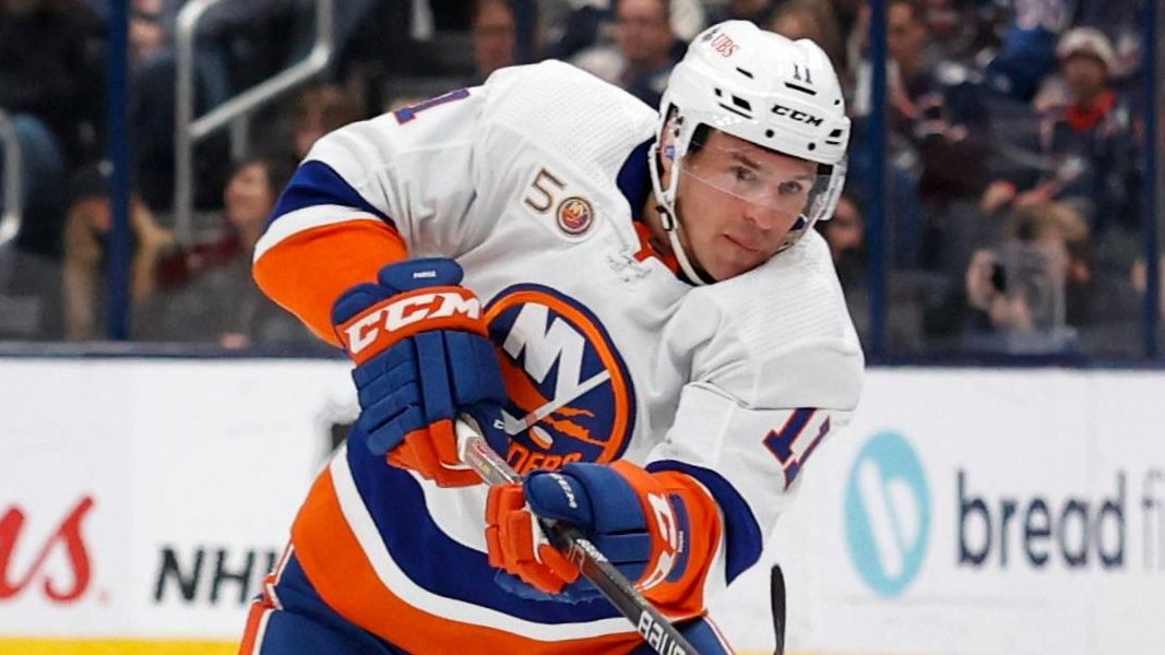 Parise follows in father's footsteps with 20th goal - Newsday