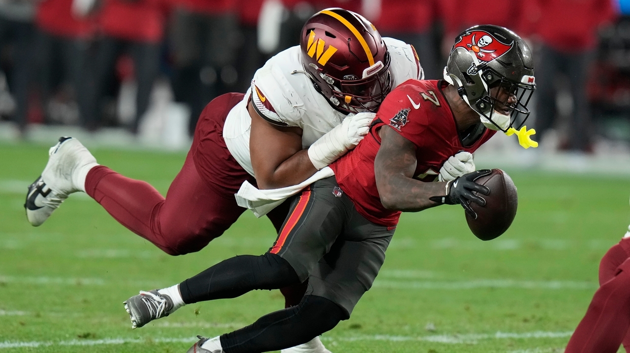 Vikings focus up front in free agency by reaching deals with DT ...