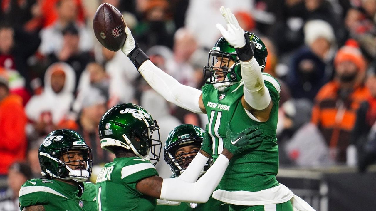 Jets' Jermaine Johnson never satisfied despite strong season - Newsday