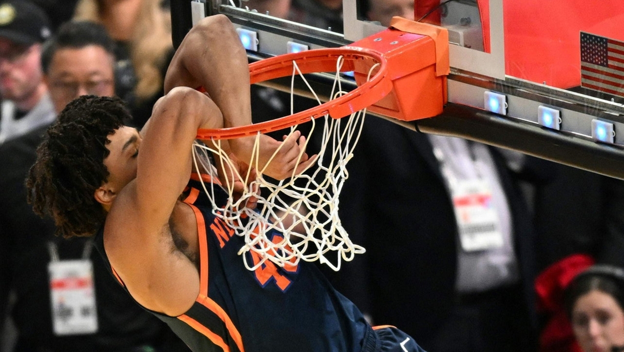 Popper: Sims an impressive dunker, but McClung wins contest - Newsday