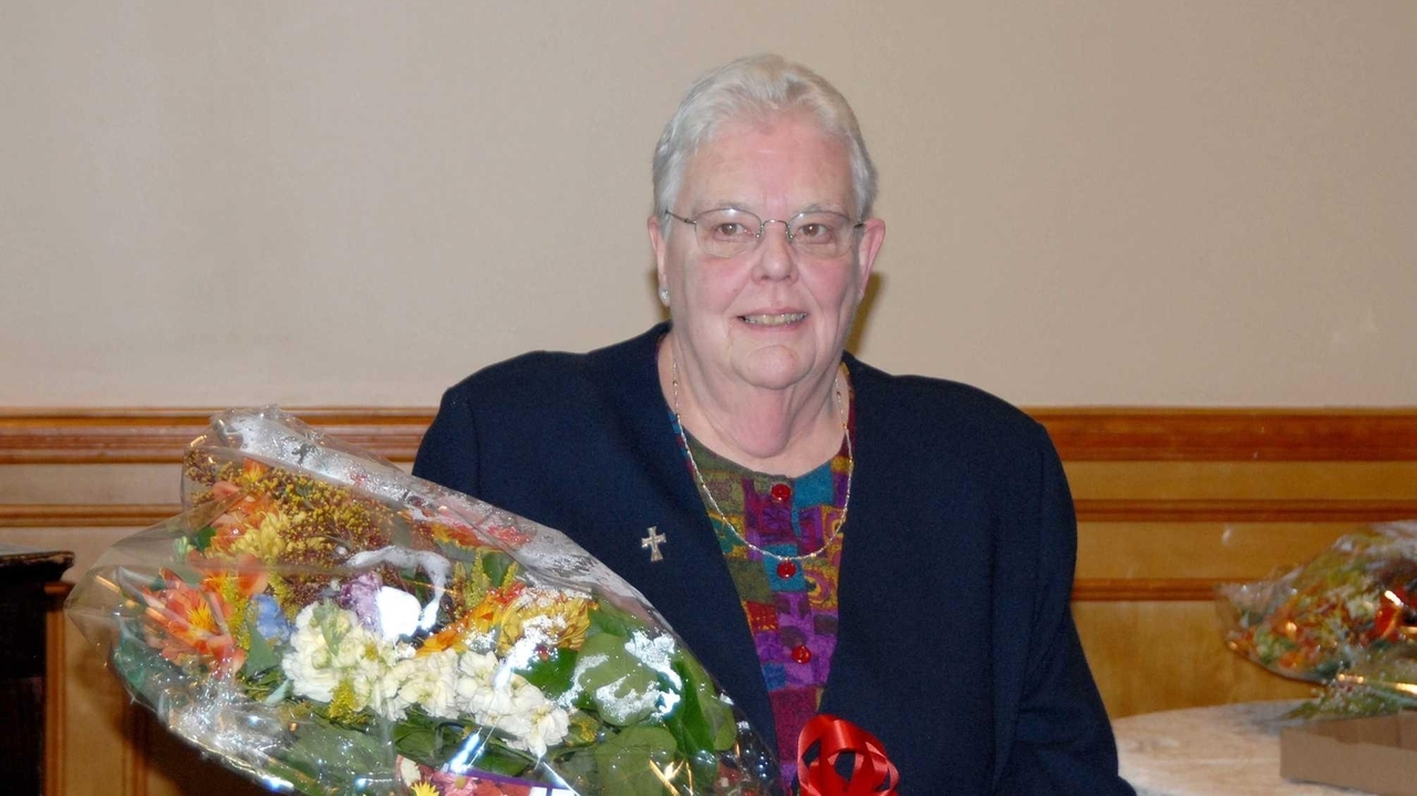 Sister Mary Waters, who helped pregnant teens, dies - Newsday