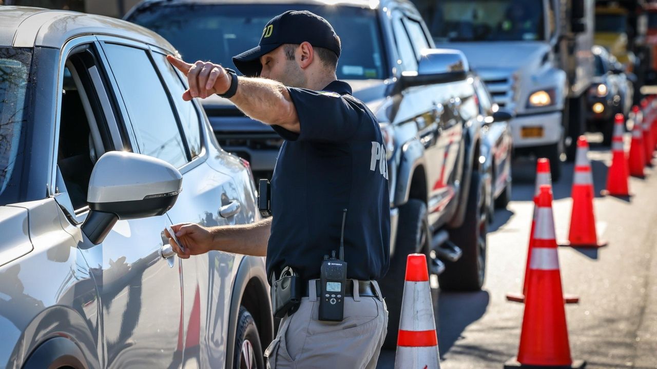 Nassau County police cracking down on illegal license plates - Newsday