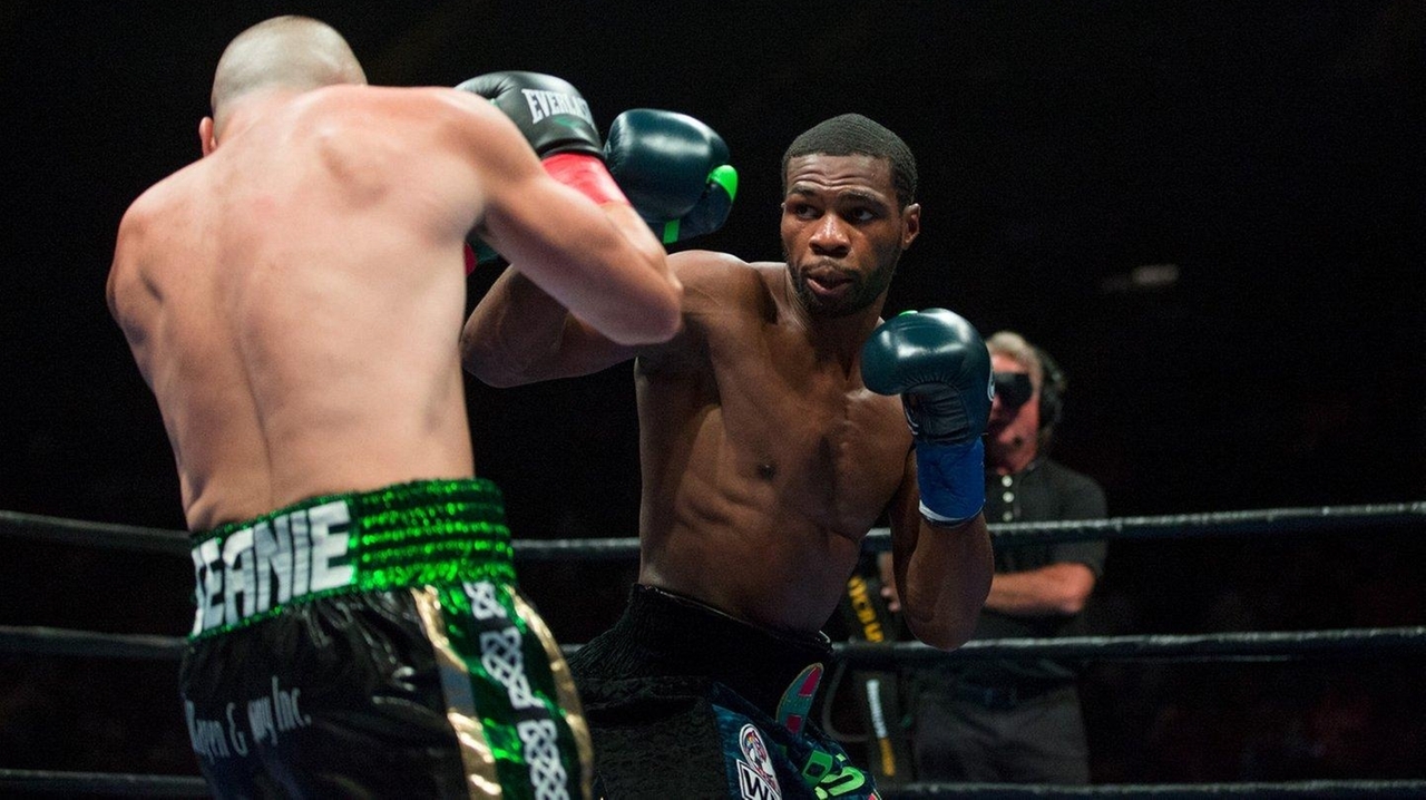 Boxing card delivers at new Nassau Coliseum - Newsday