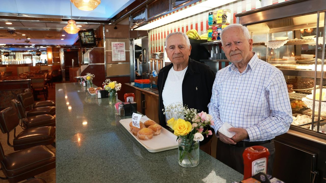 Circle M Diner celebrates 50 years - Newsday