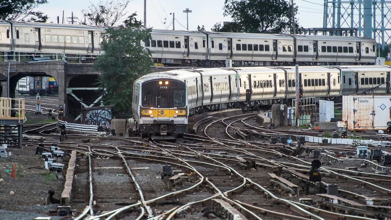 Long Island Rail Road delays mostly resolved after switch problems this ...
