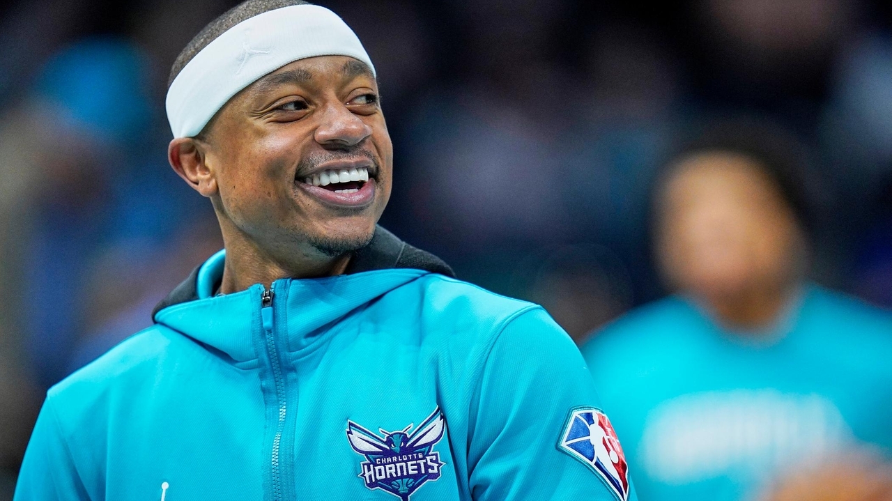Phoenix Suns sign 2-time All-Star Isaiah Thomas to 10-day contract ...