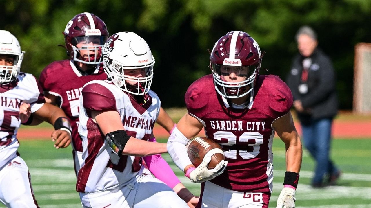 Photos: Garden City vs. Mepham football - Newsday