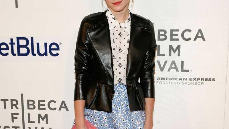 'End of the World:' Emma Watson tries comedy - Newsday