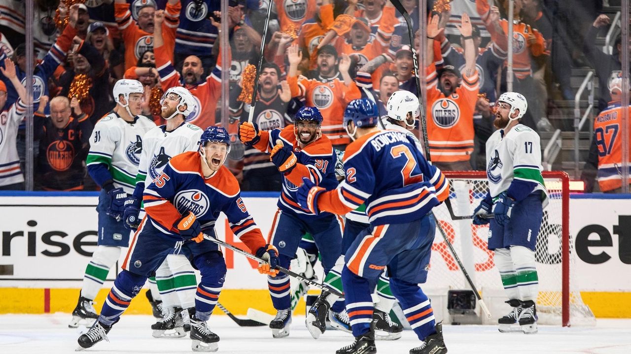 Bouchard scores late winner, Oilers edge Canucks 3-2 to tie playoff ...