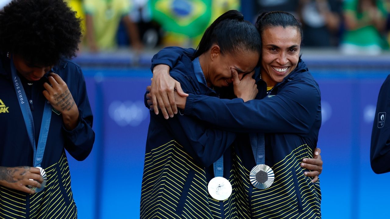 Brazil great Marta misses out on Olympic gold again as the US stops her ...