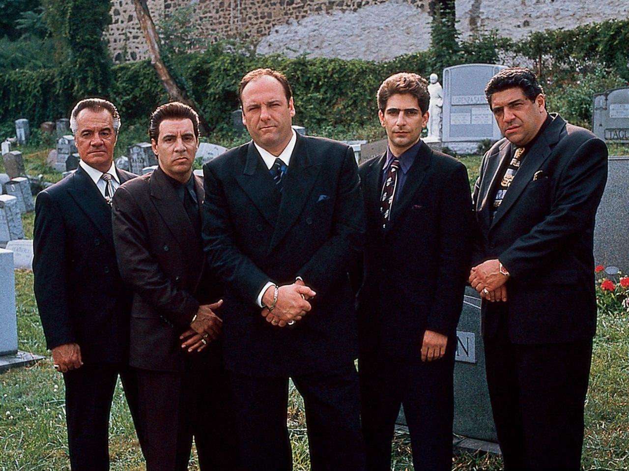 'The 2000s' review: A look back at TV kicks off CNN's latest decade ...