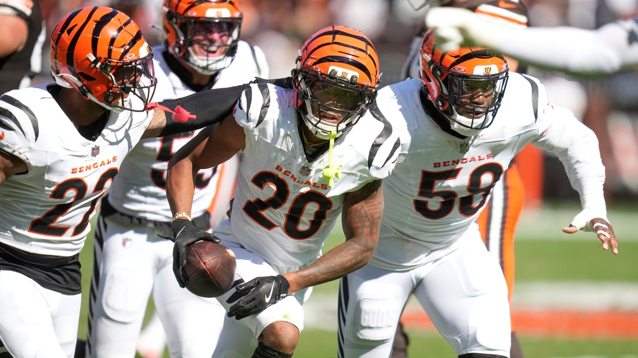 Bengals defense leads the way to 17-16 win over the Browns in opener ...