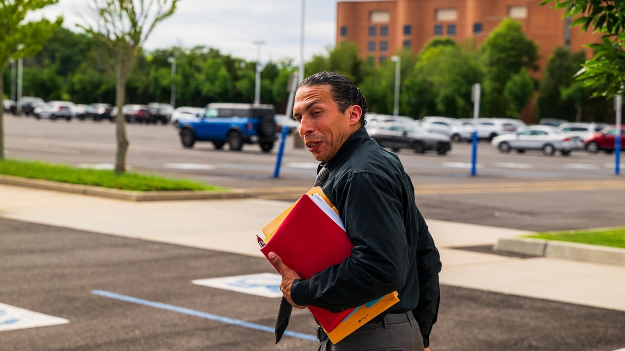 No verdict reached in lawsuit filed by Brian Garcia, of Commack ...
