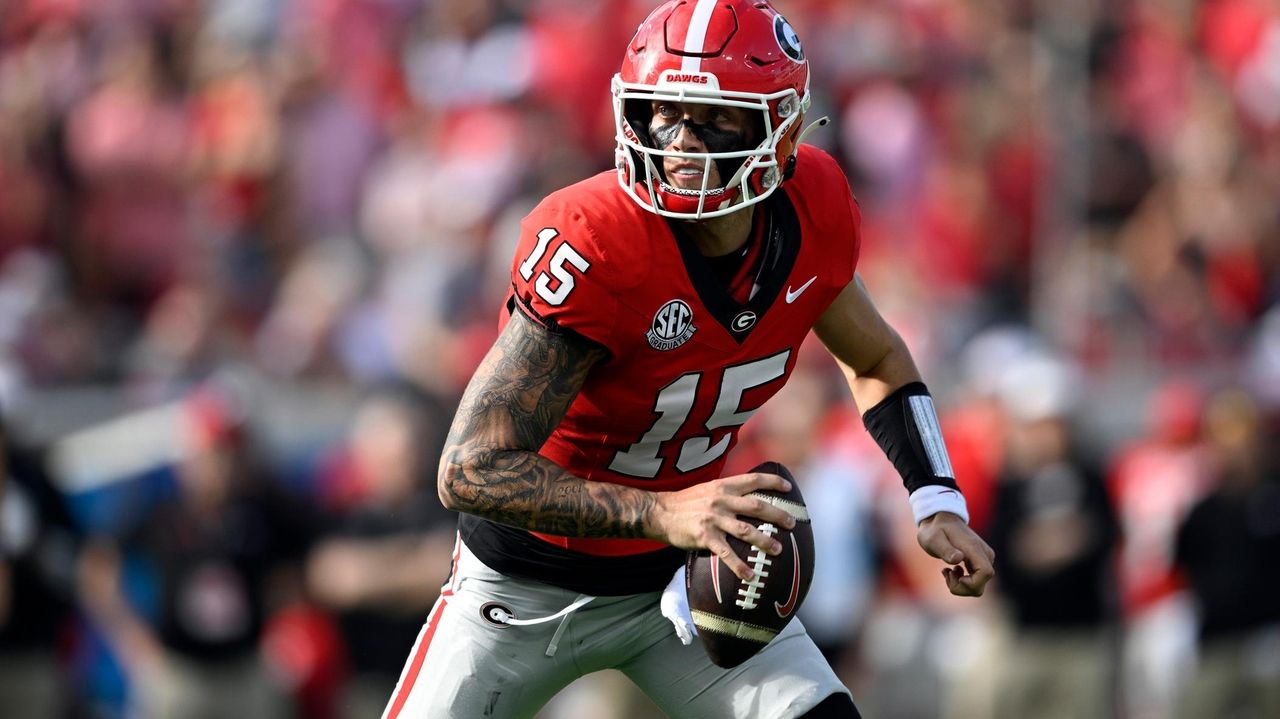 Former Georgia quarterback Carson Beck says he has committed to Miami ...