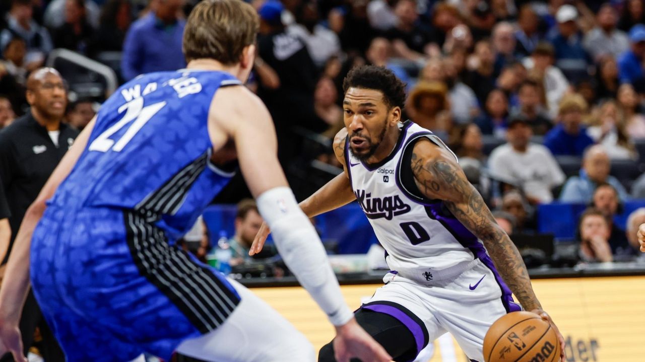 De'Aaron Fox and Keon Ellis hit key free throws to help the Kings beat the Magic 109-107 - Newsday
