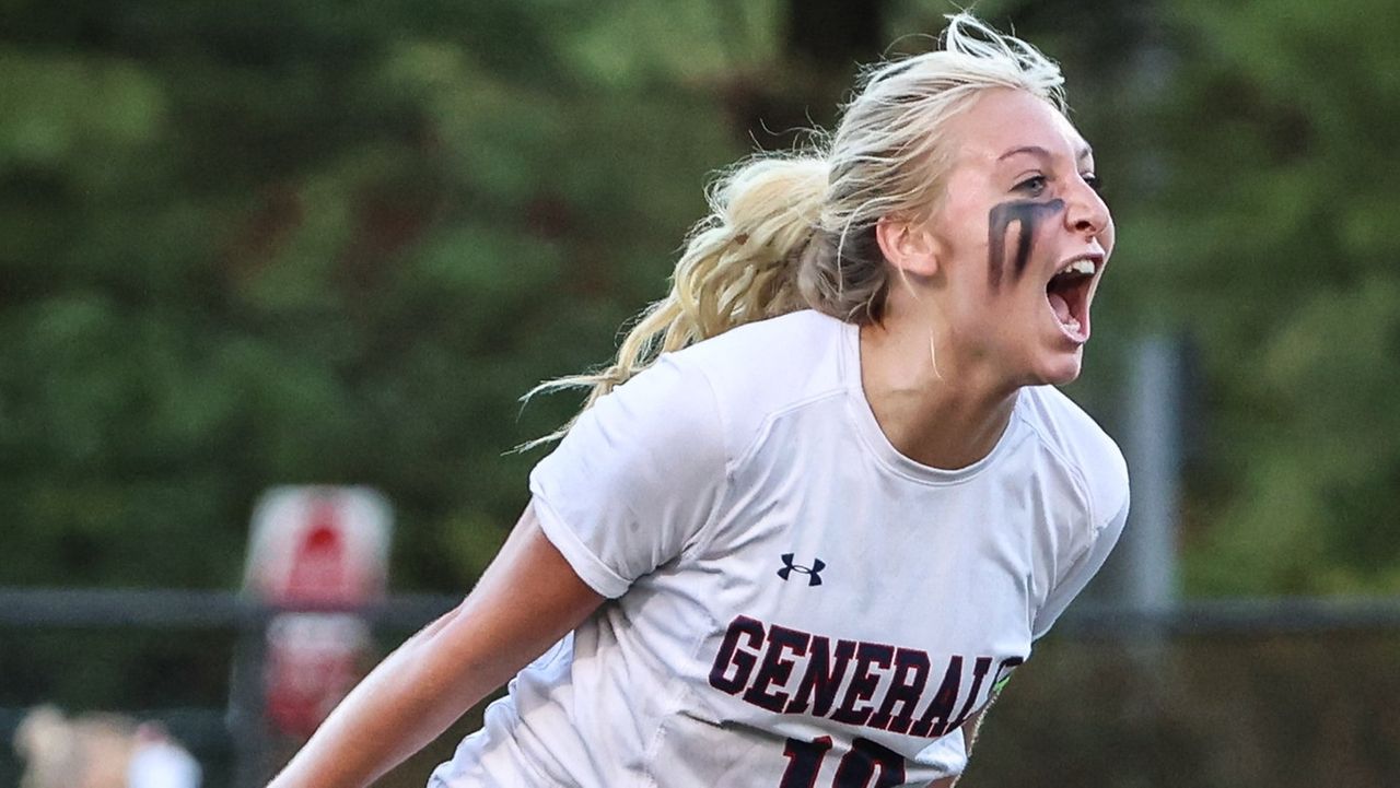 Tung's late goal off rebound leads MacArthur girls soccer - Newsday