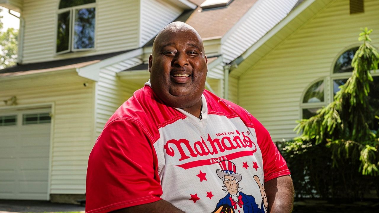 Nathan's Hot Dog Eating Contest: Eric 'Badlands' Booker of Selden will ...