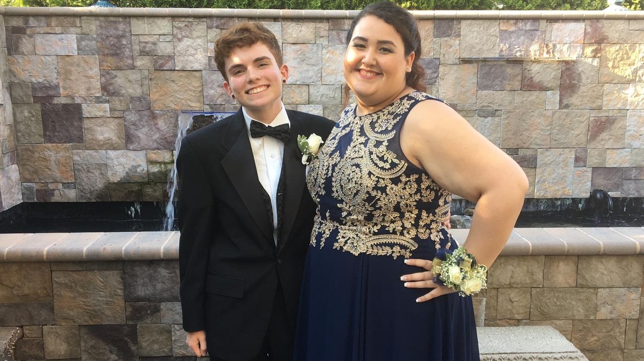 Transgender teen celebrates new life at Calhoun prom - Newsday