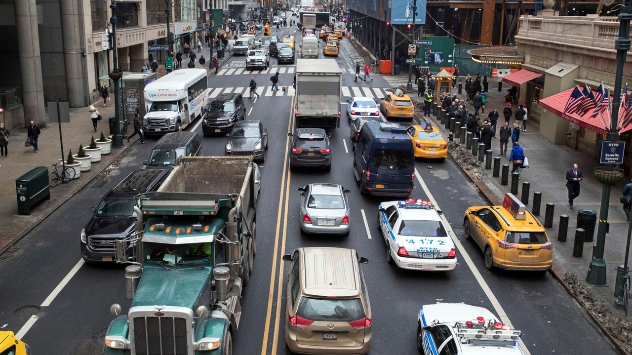 New York races to revive Manhattan tolls intended to fight traffic ...