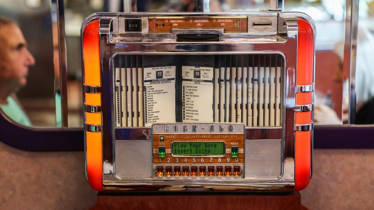 Remember when? The joys of jumpin,' jivin' jukeboxes - Newsday