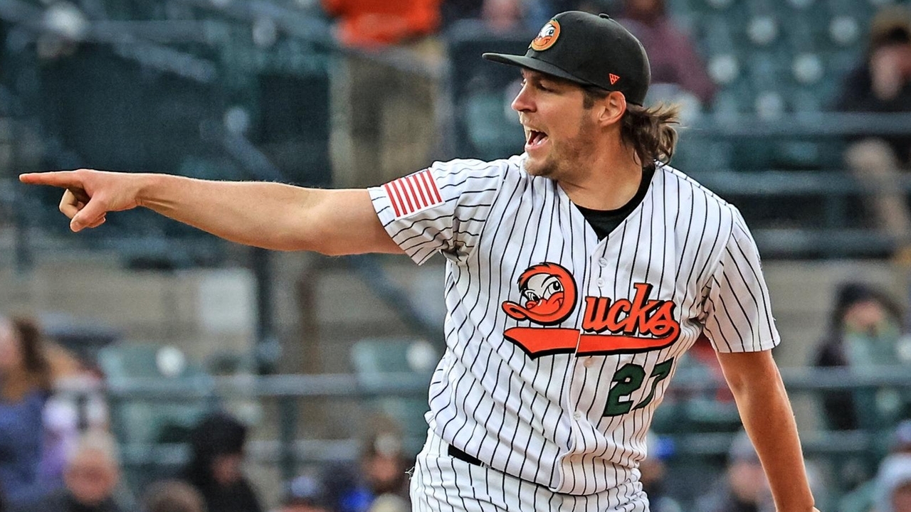 Ducks' Trevor Bauer debuts with club, says he's 'blackballed' from MLB ...