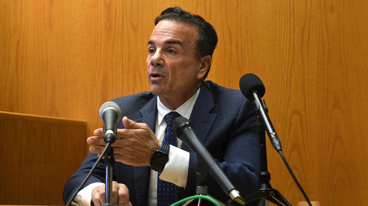 Mayor denies discussing absentee ballots with campaign volunteer at ...