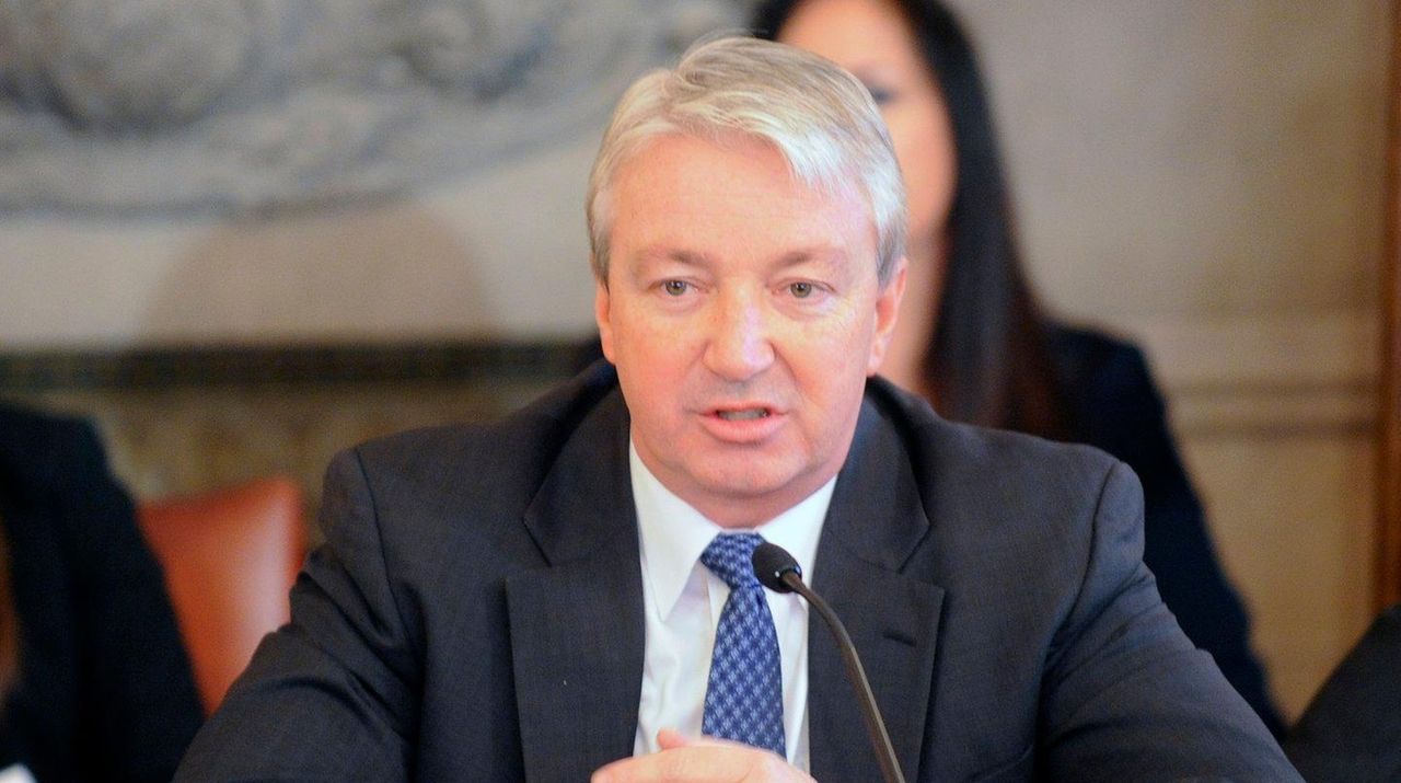 Sen. Boyle wants first responders to be prepared for a new opioid - Newsday