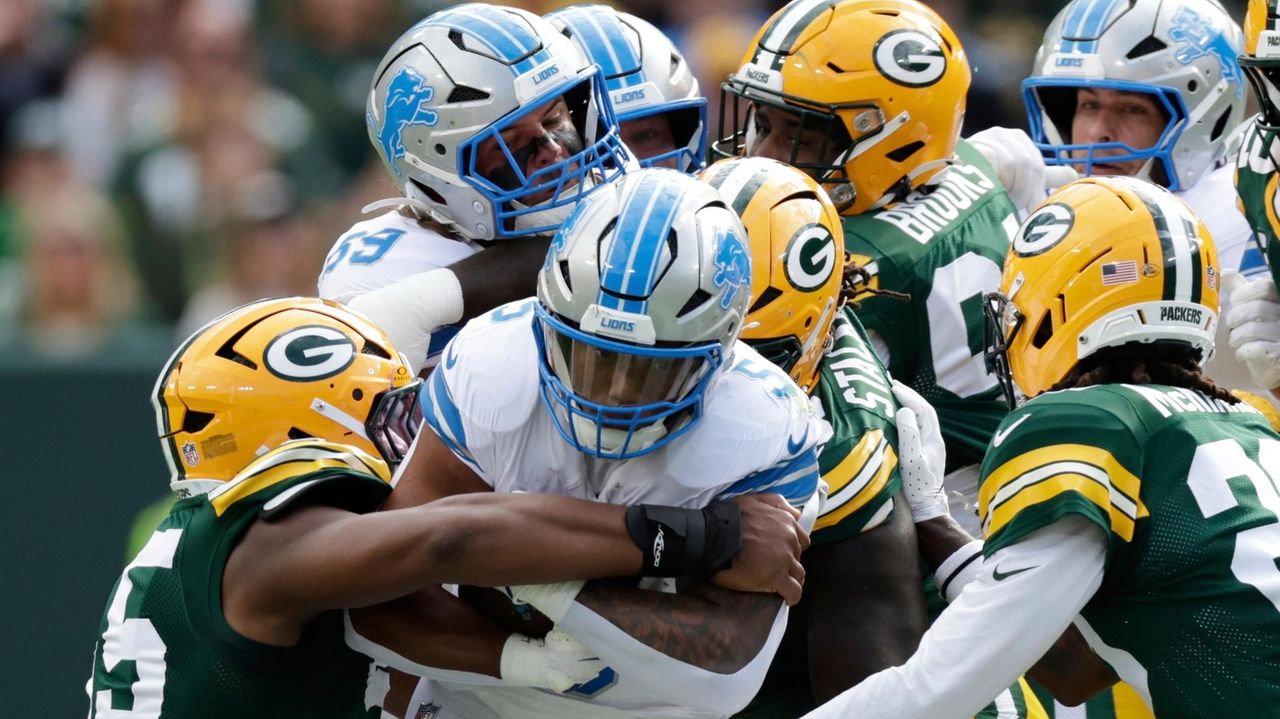 Early returns suggest the Parsons-Clark trade won't hamper the Packers' run defense - Newsday