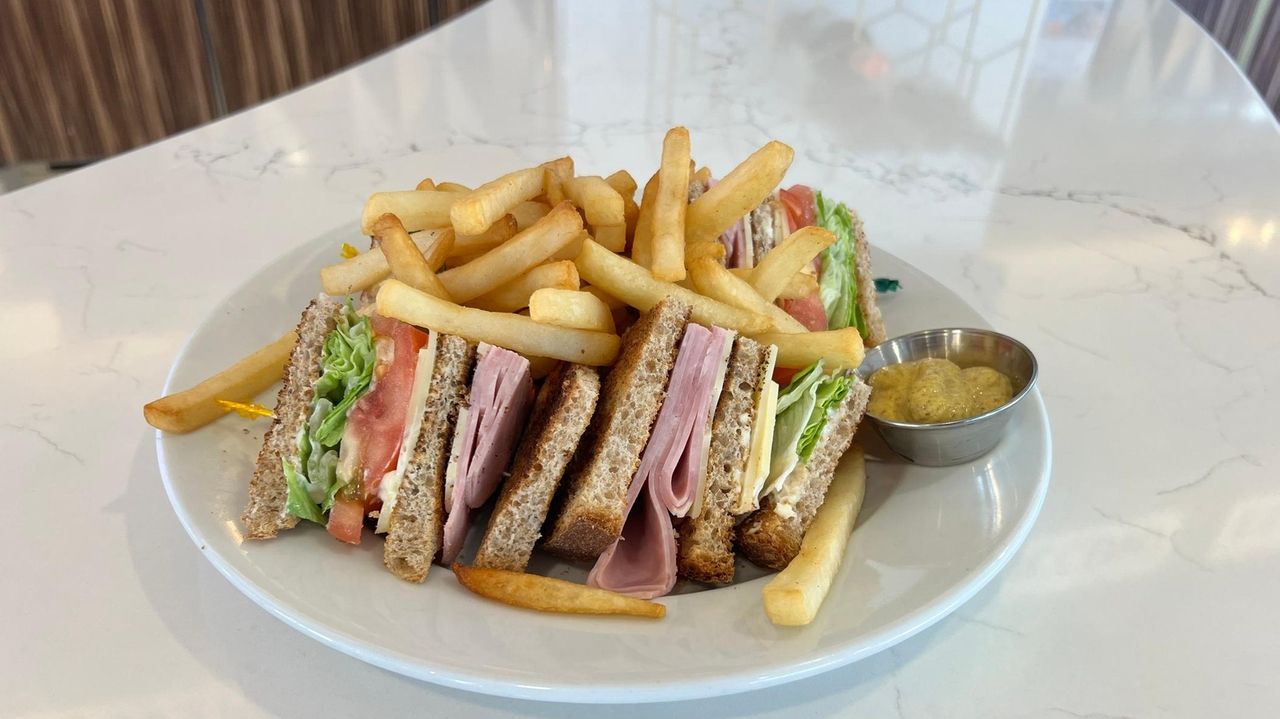 Syosset's Celebrity Diner is reborn as Neptune Diner - Newsday