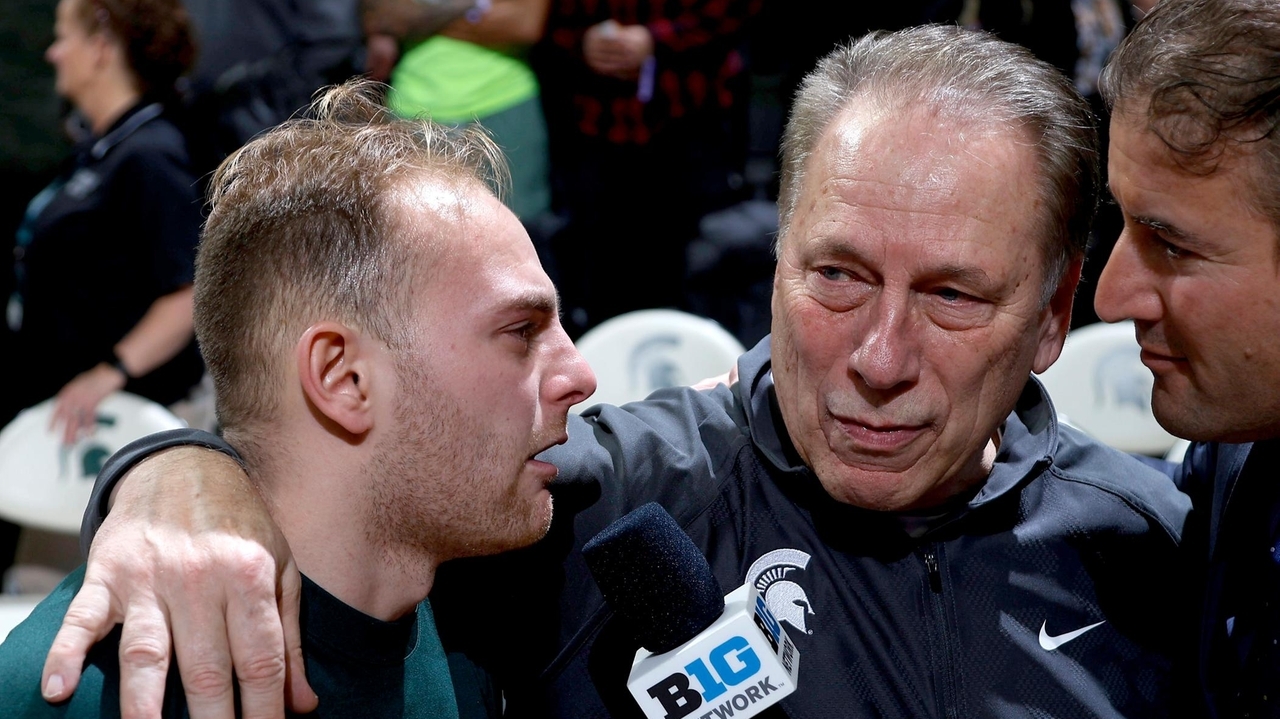 Tom Izzo's son, Steven, suits up for last home game at Michigan State ...