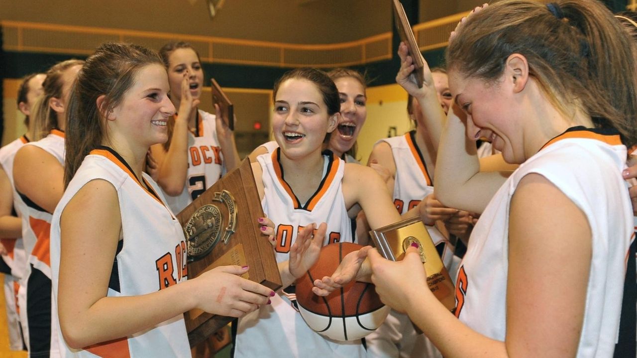 Class B, C girls teams battle for LI crowns - Newsday